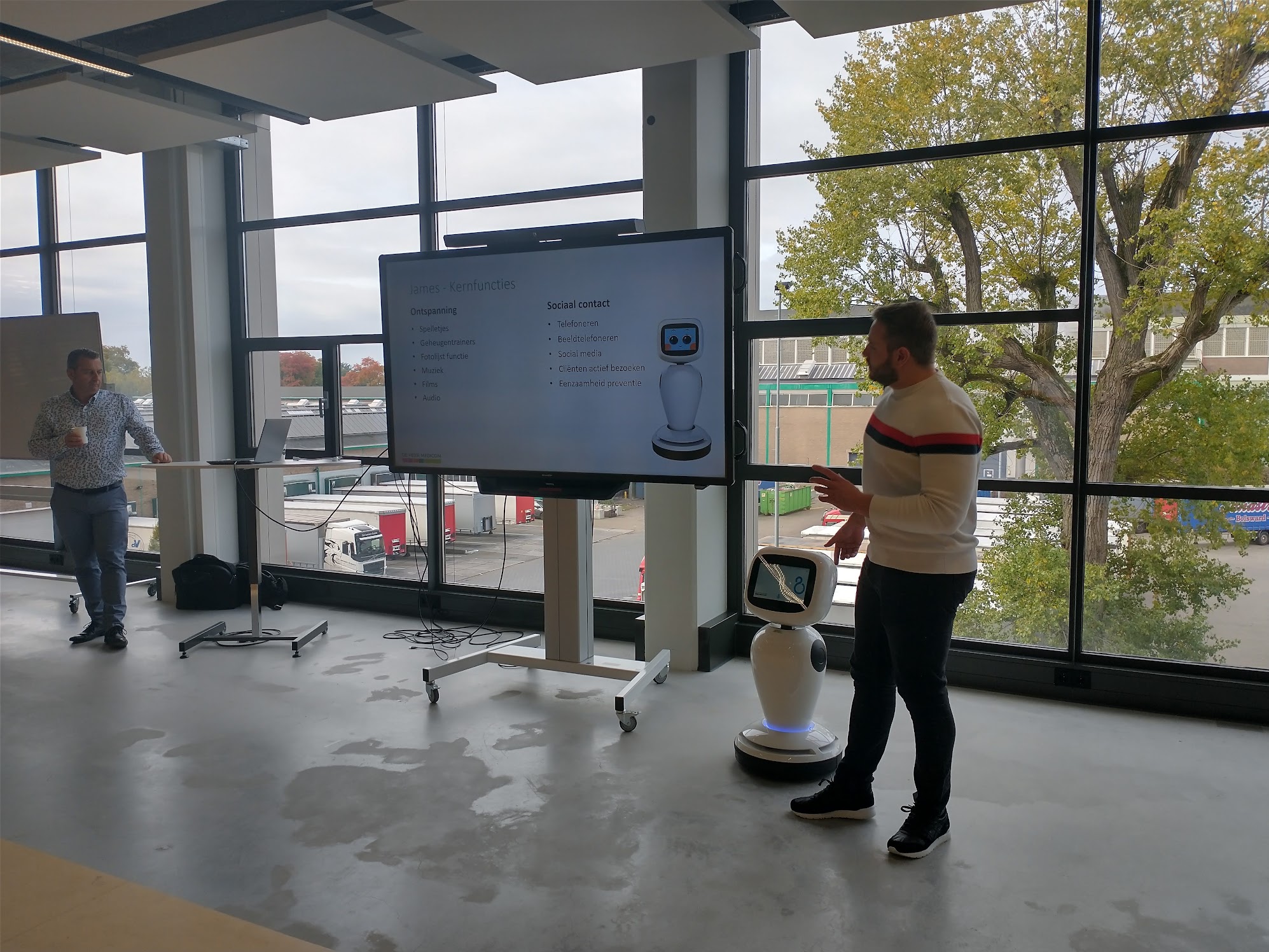 Fontys InnovationLab | Are we ready for care robots?